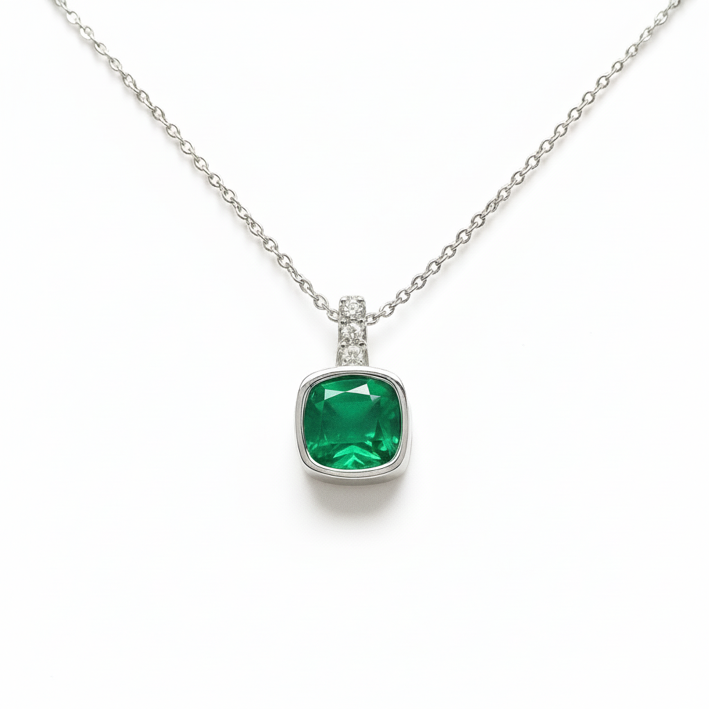 Smooth Necklace in Silver with High Clarity Green Zirconia – Sensies
